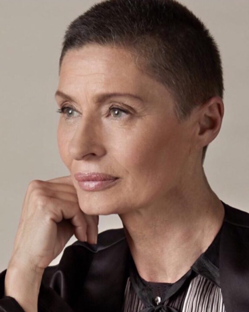 [35 FOTO] Capelli rasati da donna, un look molto affascinante alla ...