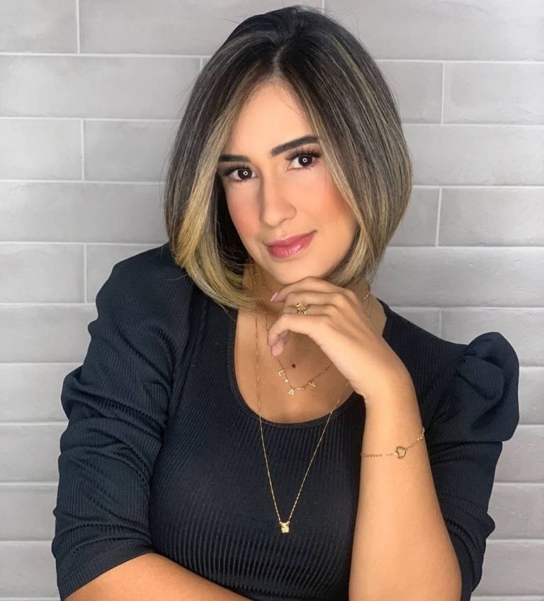 Caschetto castano liscio con riflessi biondi, le foto da varie ...